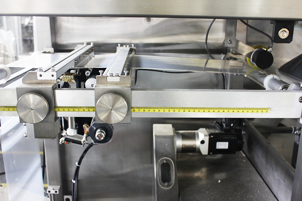 Powdery Materials VFFS Bagging Machine with Auger Filler VFS5000B Gusset Bag & Pillow Bag ...